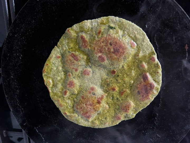 Easy Palak (Spinach) Paratha / Roti - Simple Indian Meals